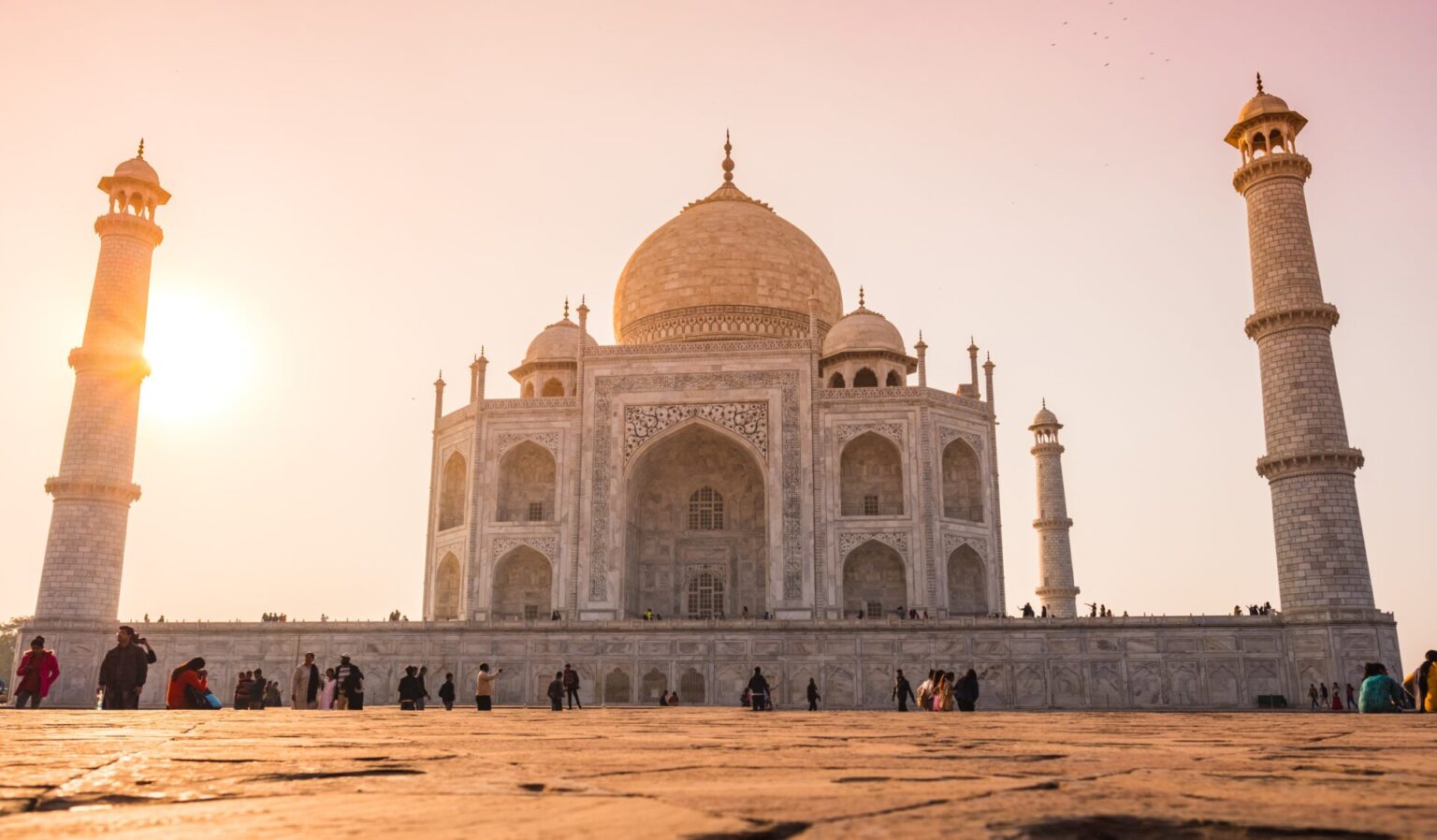 India Tours By Locals » Taj Mahal opening and closing timing