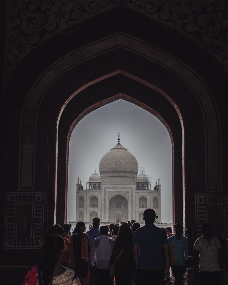 India Tours By Locals » All About the Taj Mahal Night View